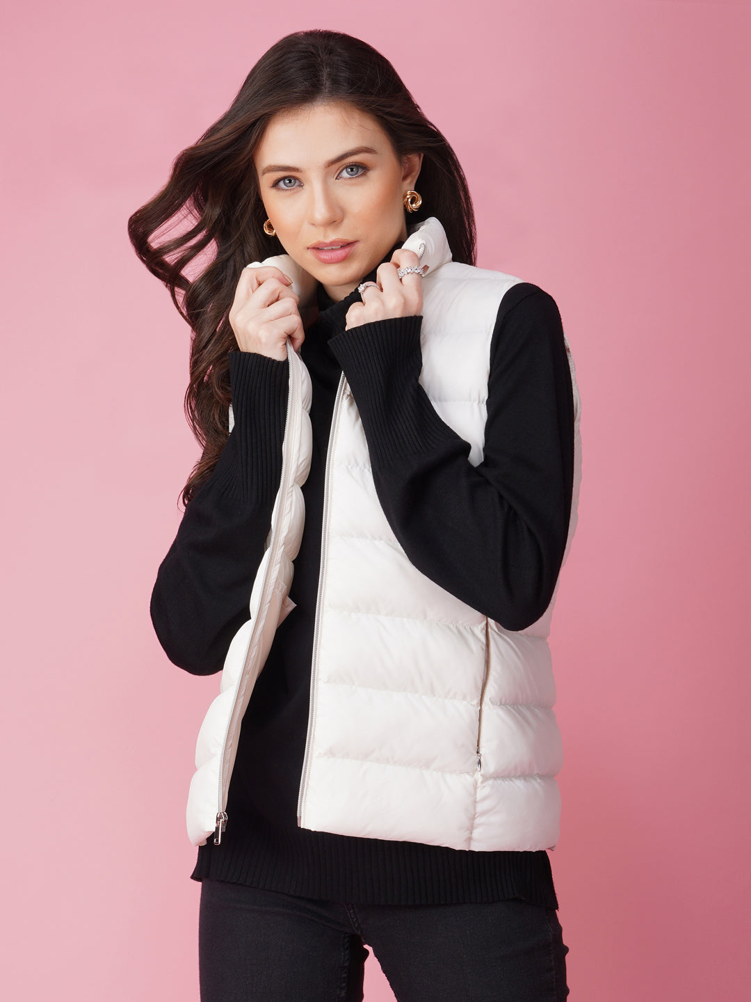 Ultra Light Sleeve Less Jacket - White – ACMMO