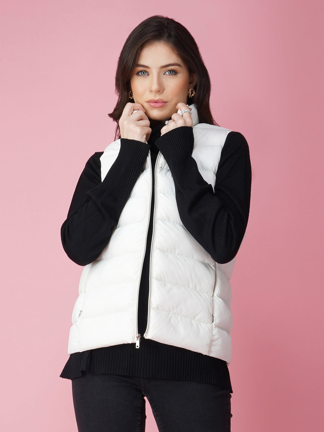 Ultra Light Sleeve Less Jacket - White – ACMMO