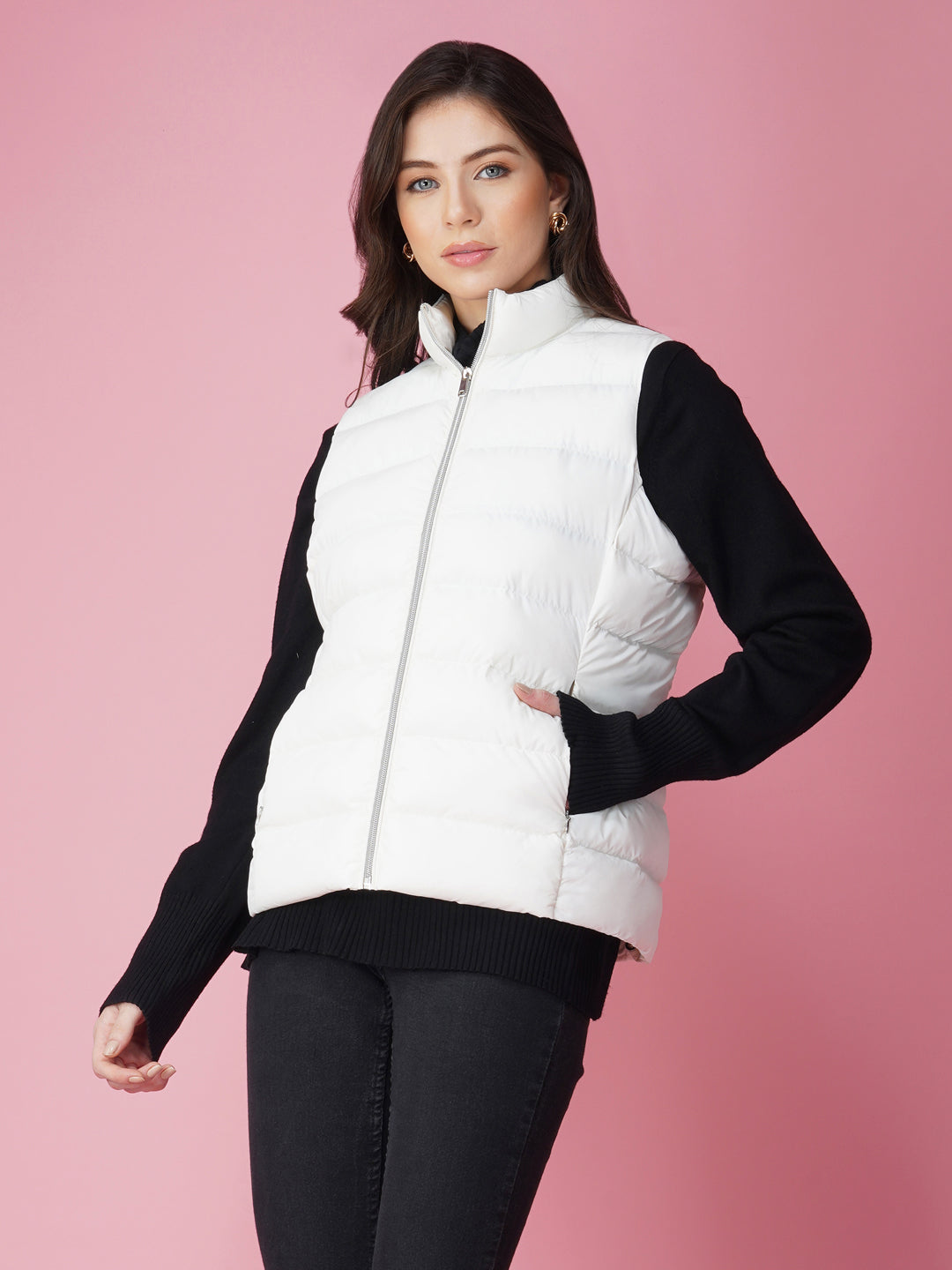 Ultra Light Sleeve Less Jacket - White – ACMMO